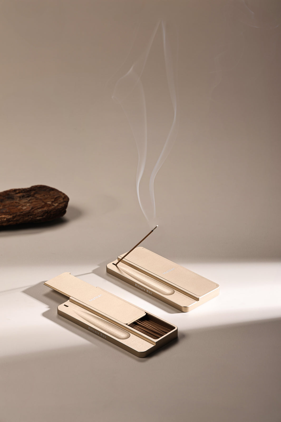 How to Light Incense: Your Ultimate Guide – MONIAN